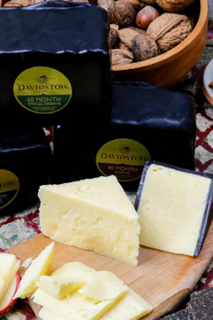 Win one of ten Davidstow Christmas cheese gift-sets - Great British Chefs