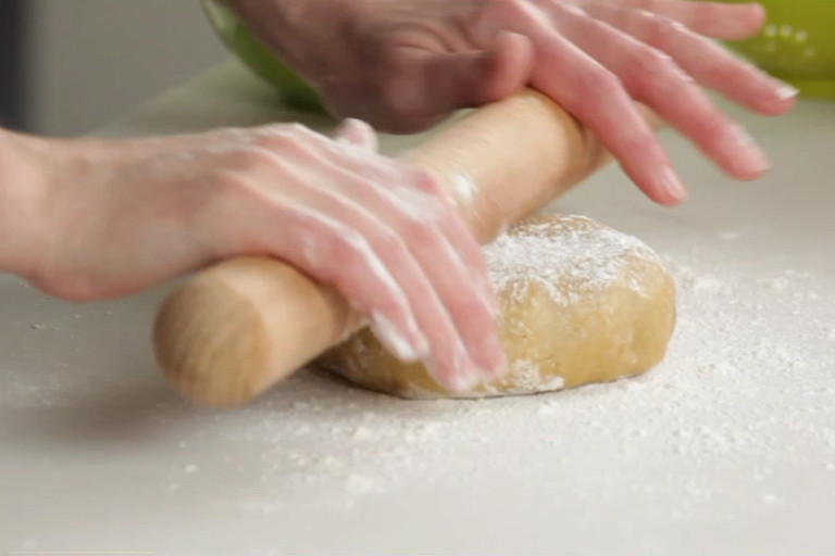 How to Evenly Roll Pastry Video - Great British Chefs