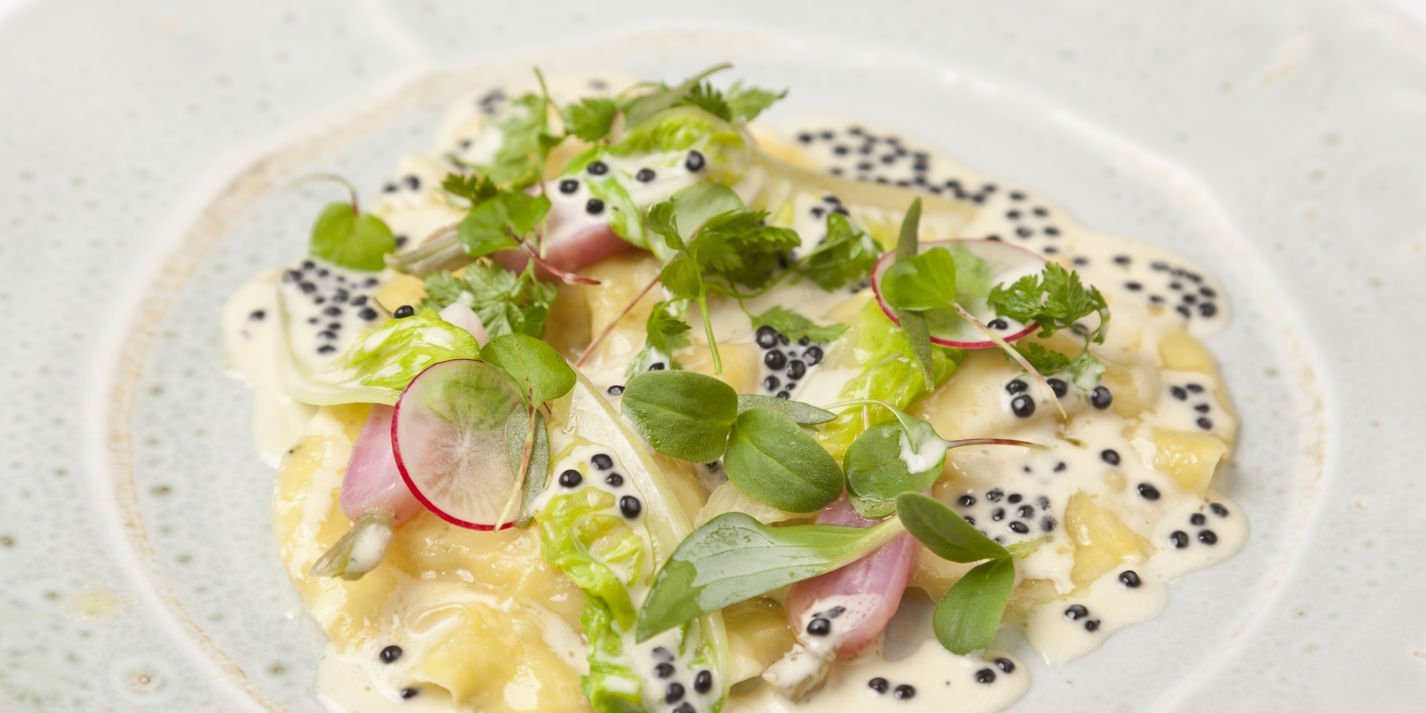 How to Slice Scallops for Carpaccio - Great British Chefs