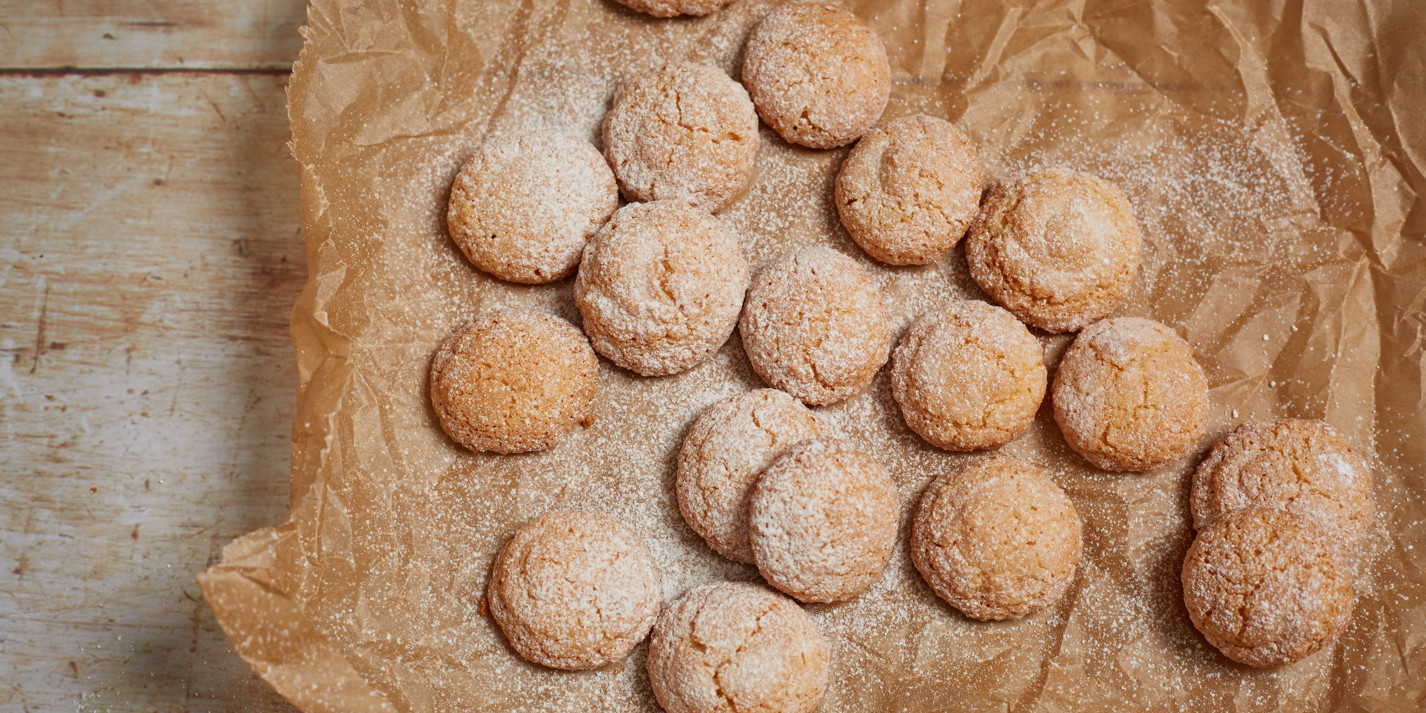 Amaretti Biscuits Recipe - Great Italian Chefs