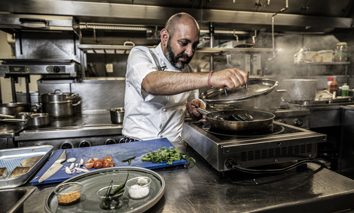 Sea Bass, Mussel and White Wine Curry Recipe - Great British Chefs