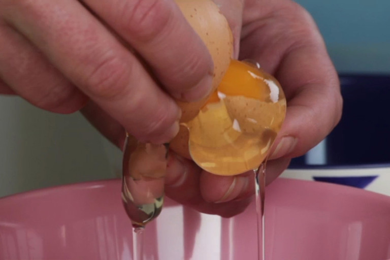 How to Separate Eggs - Great British Chefs