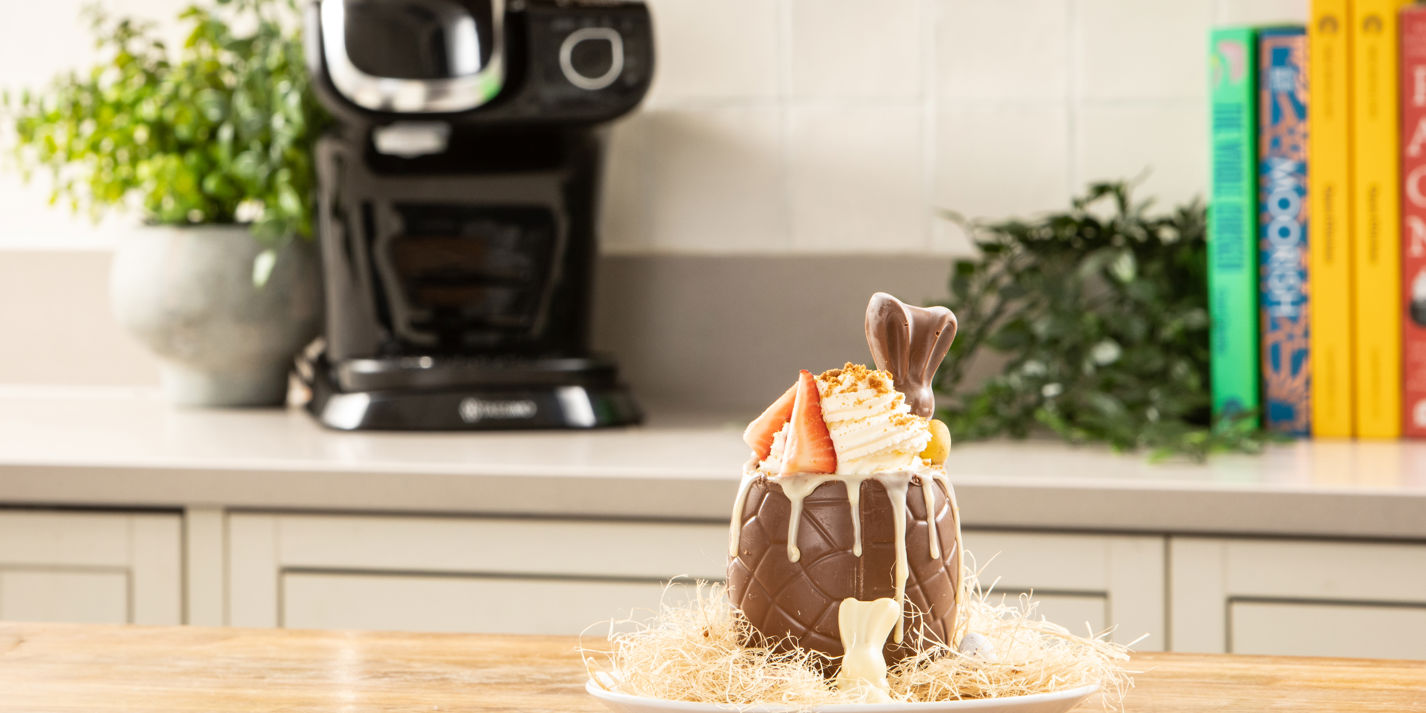 Whipped Hot Chocolate Easter Egg With White Chocolate Drizzle ...