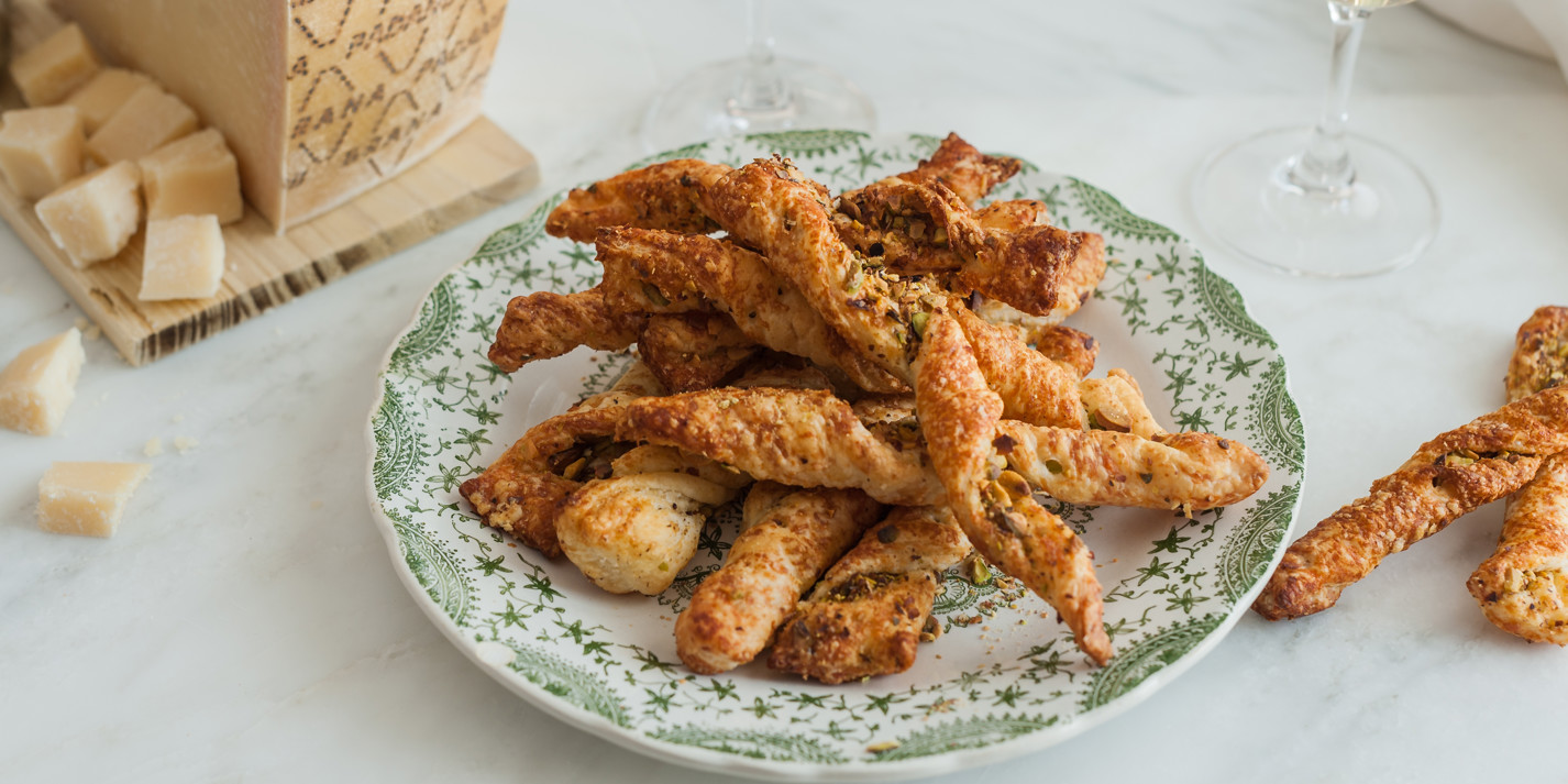 Pistachio Cheese Straw Recipe - Great Italian Chefs