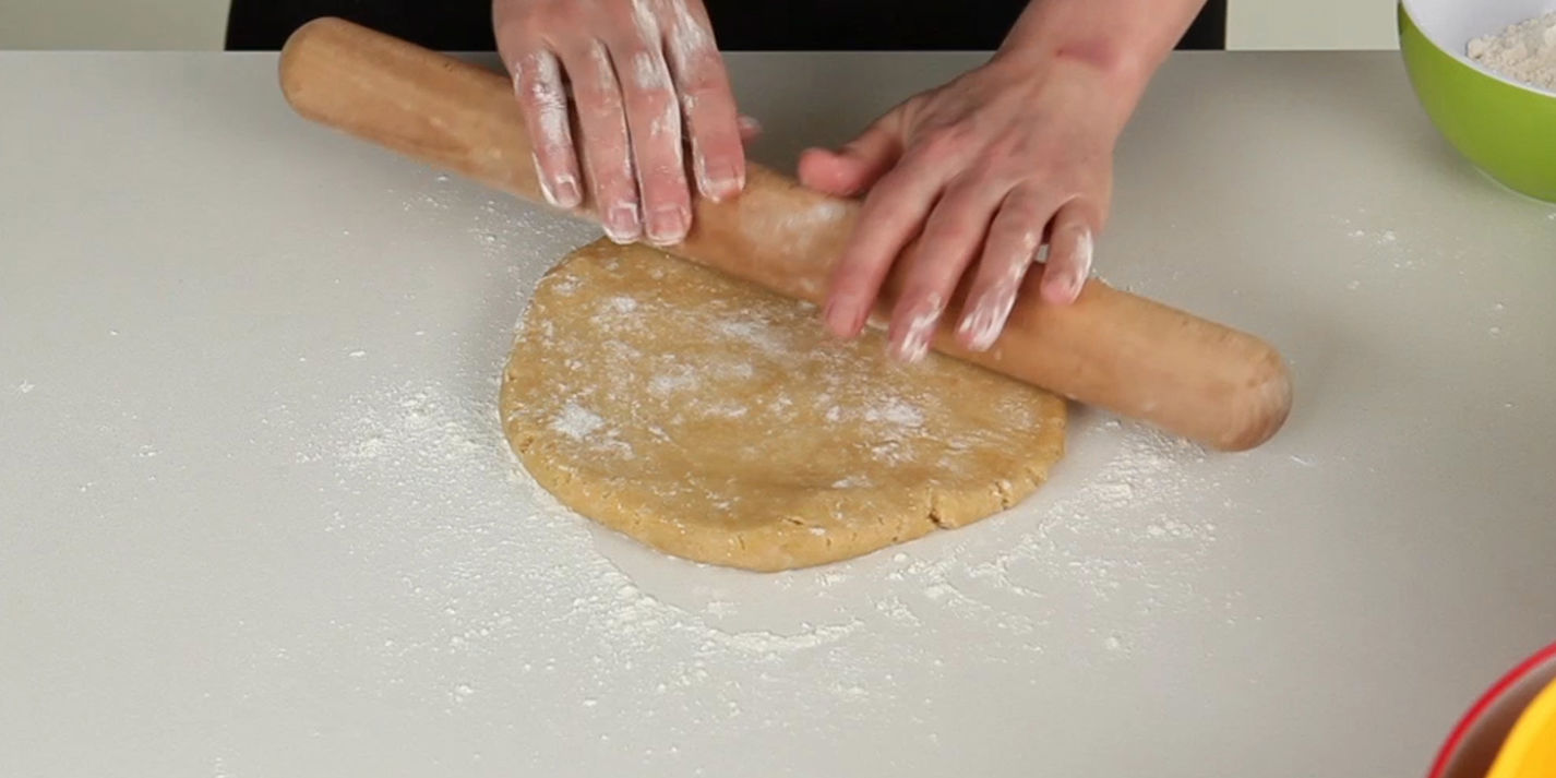 How to Evenly Roll Pastry Video - Great Italian Chefs