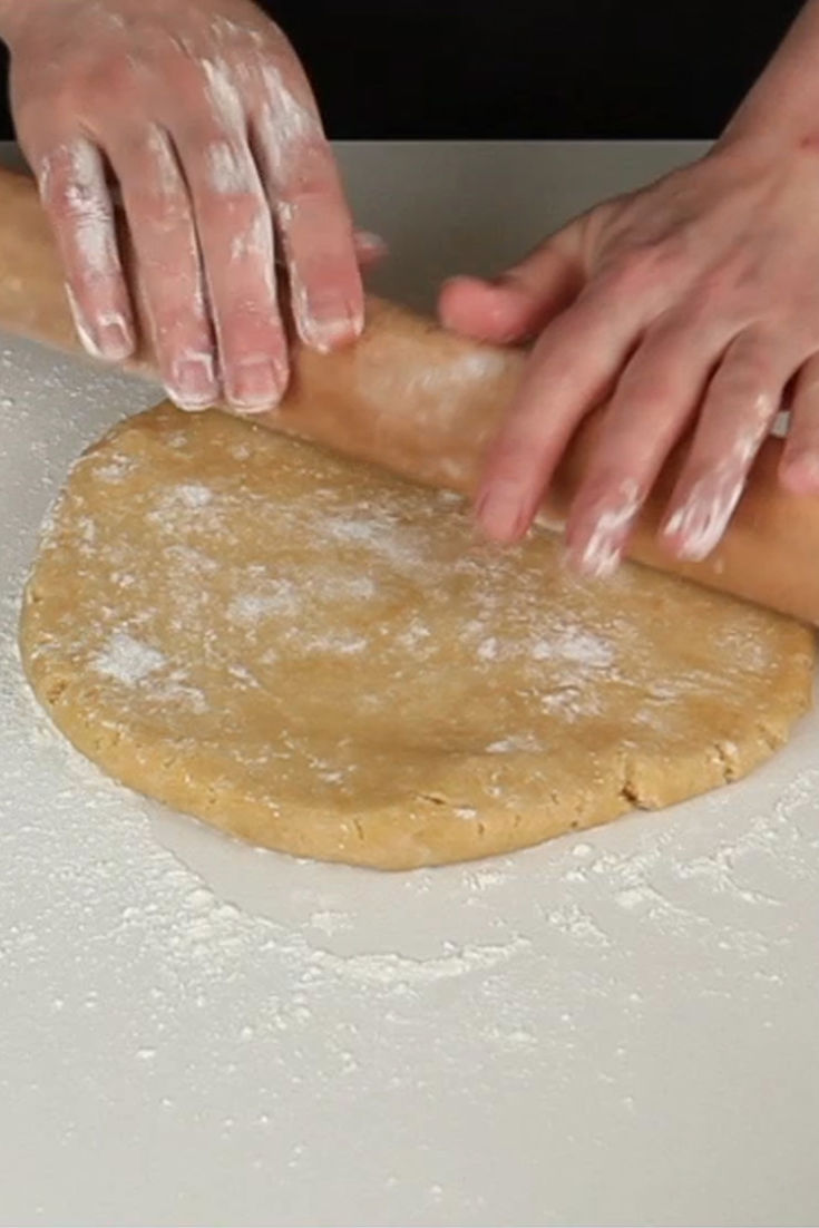 How to Evenly Roll Pastry Video - Great British Chefs