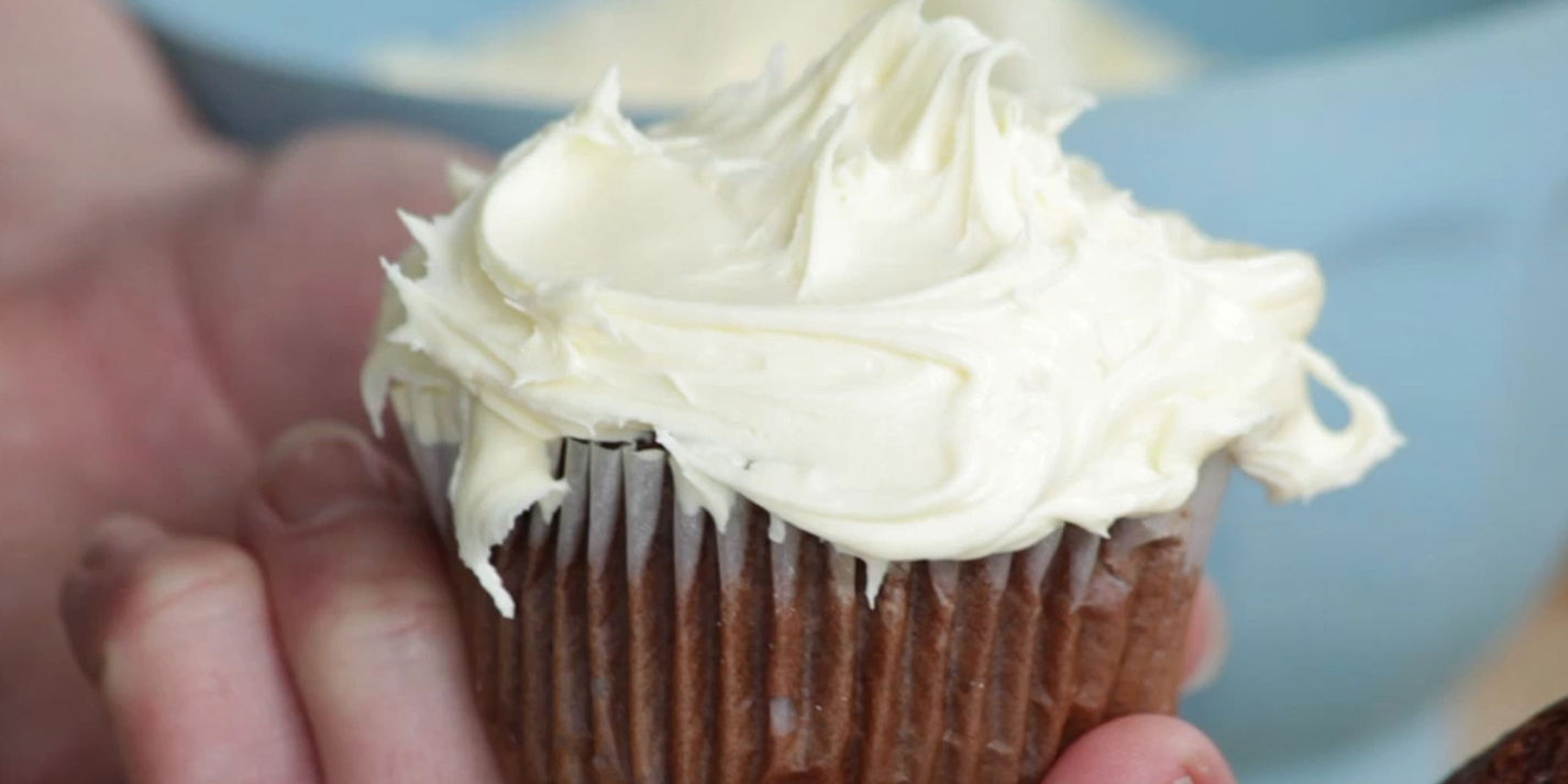 How to Ice a Cupcake - Great British Chefs